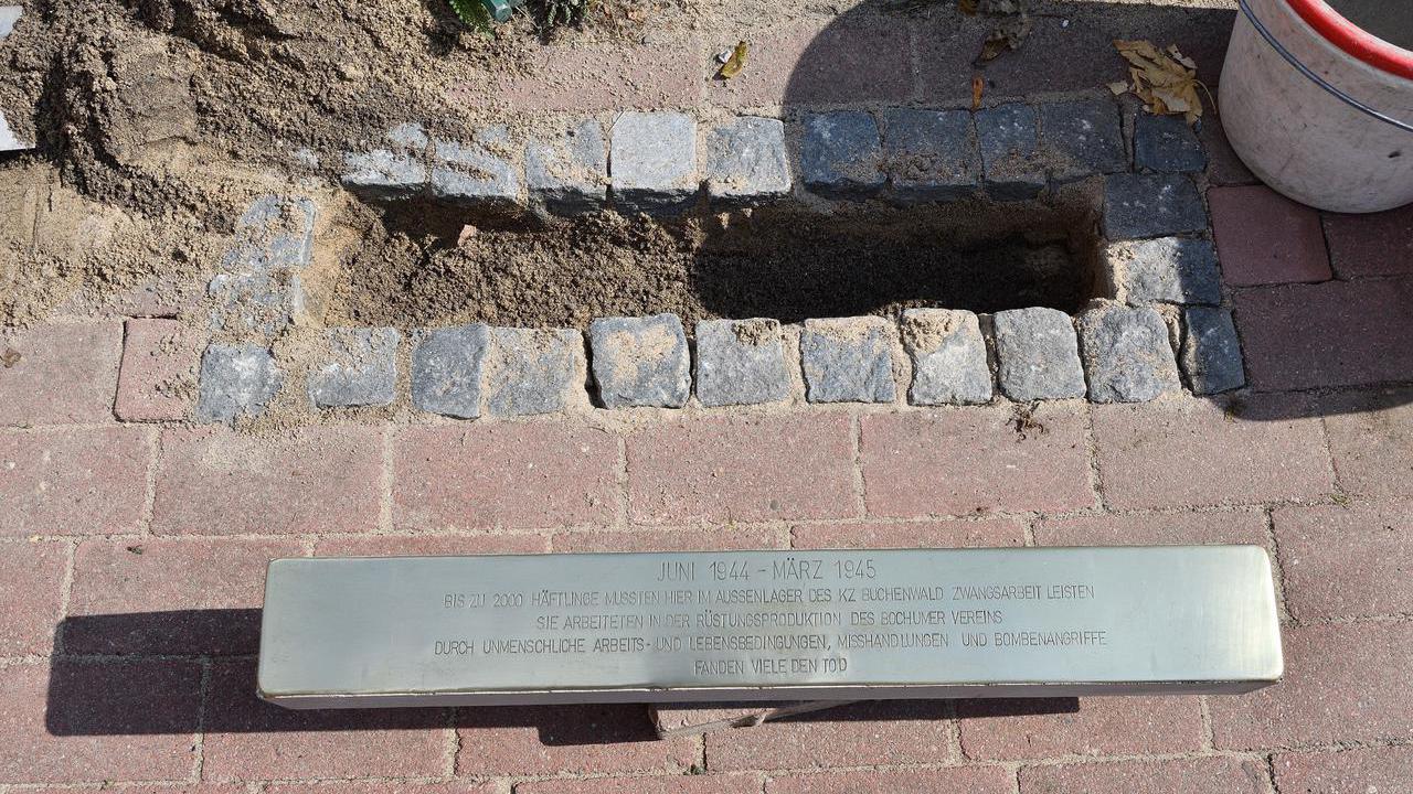 Stadtarchiv lädt zur Verlegung von Stolperschwelle und 24 neuen Stolpersteinen ein | Stadt Bochum