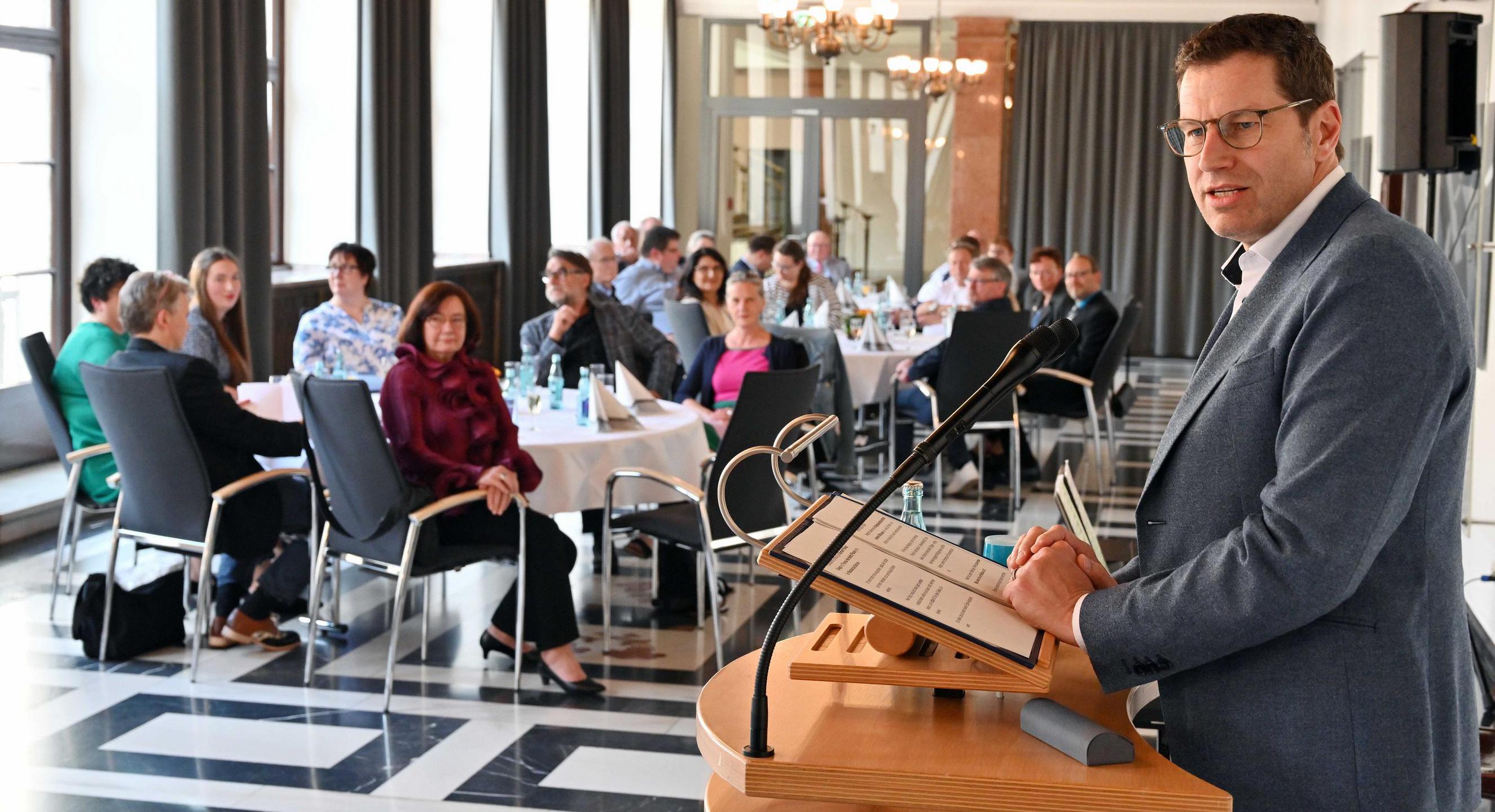 Bochumer Ehrenamtliche im Rathaus gewürdigt | Stadt Bochum